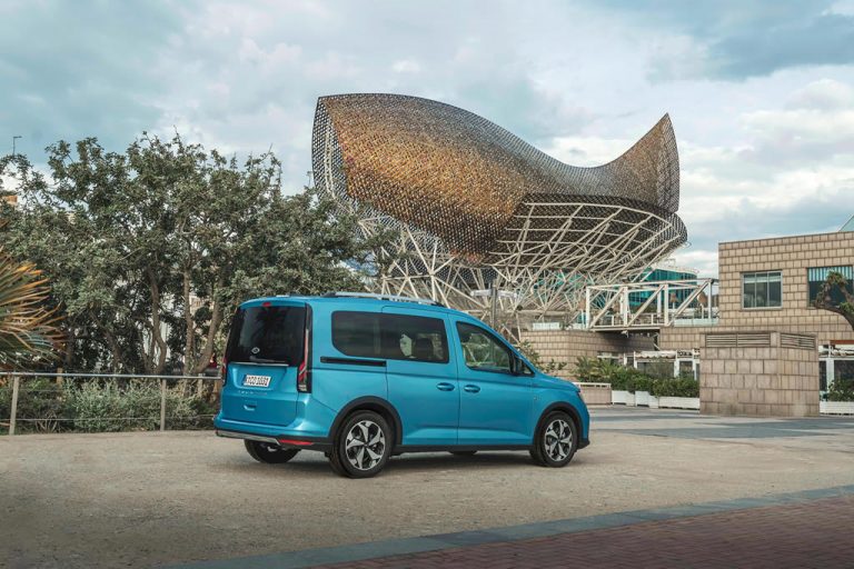 Yeni Kasa Ford Tourneo Connect (MK3) Teknik Özellikleri ve Fiyatı